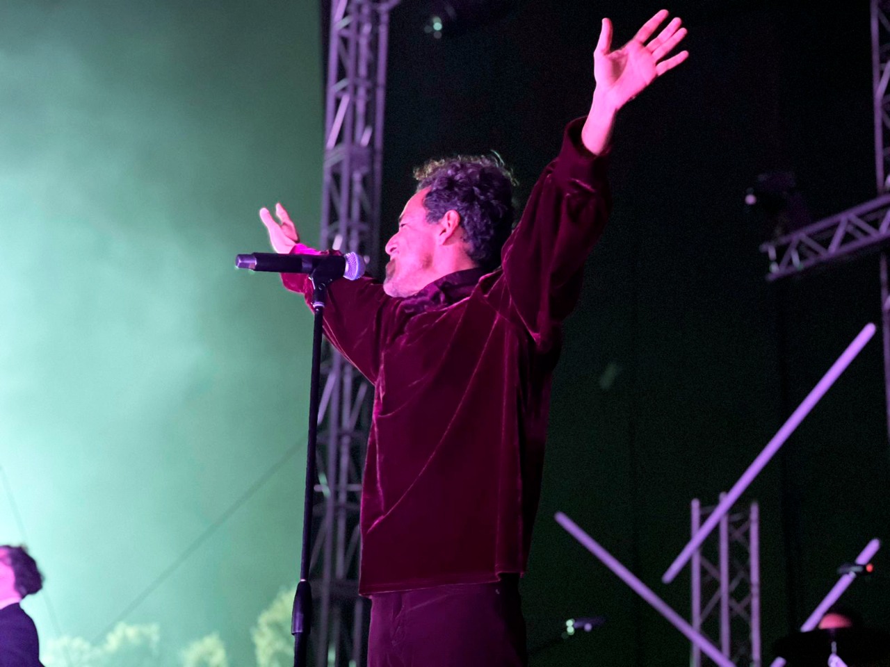 Tecatenses bailan al ritmo de Café Tacvba en la primer edición FESTEM ...