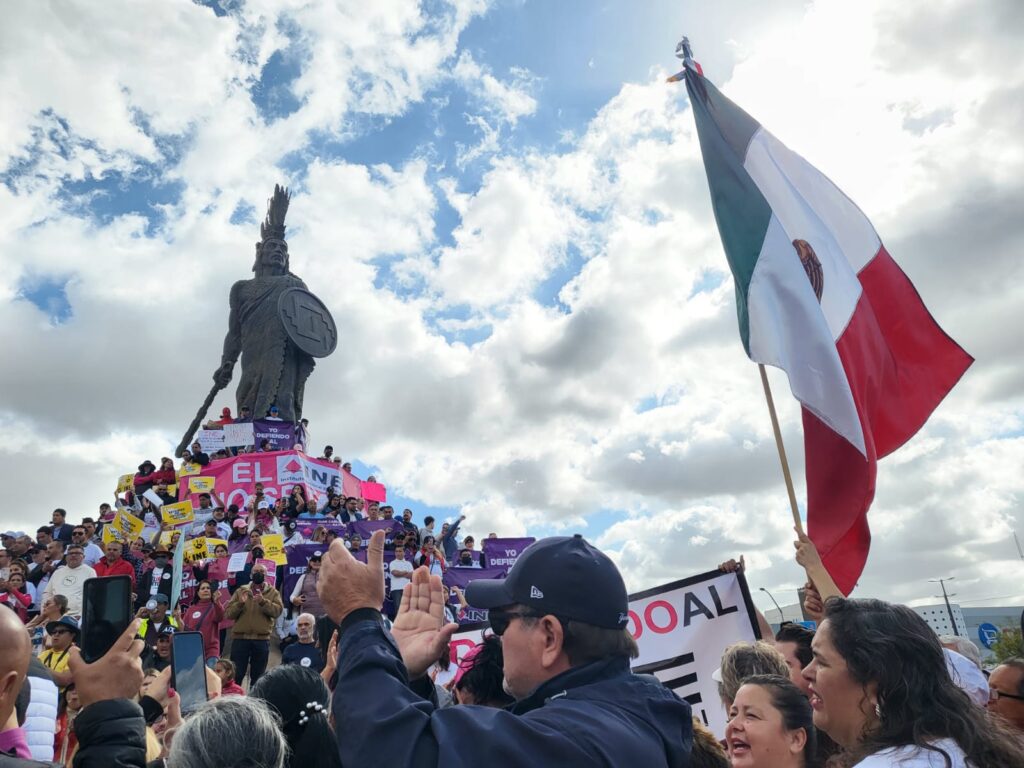 Los Mexicanos felicitamos con una Manifestación a nuestro Presidente en ...