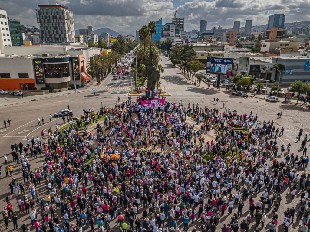 Los Mexicanos felicitamos con una Manifestación a nuestro Presidente en ...