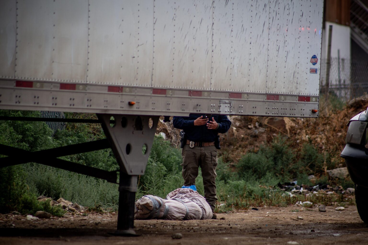 Encuentran cuerpo sin vida envuelto en una sábana en la carretera libre Tijuana-Tecate - El Portavoz